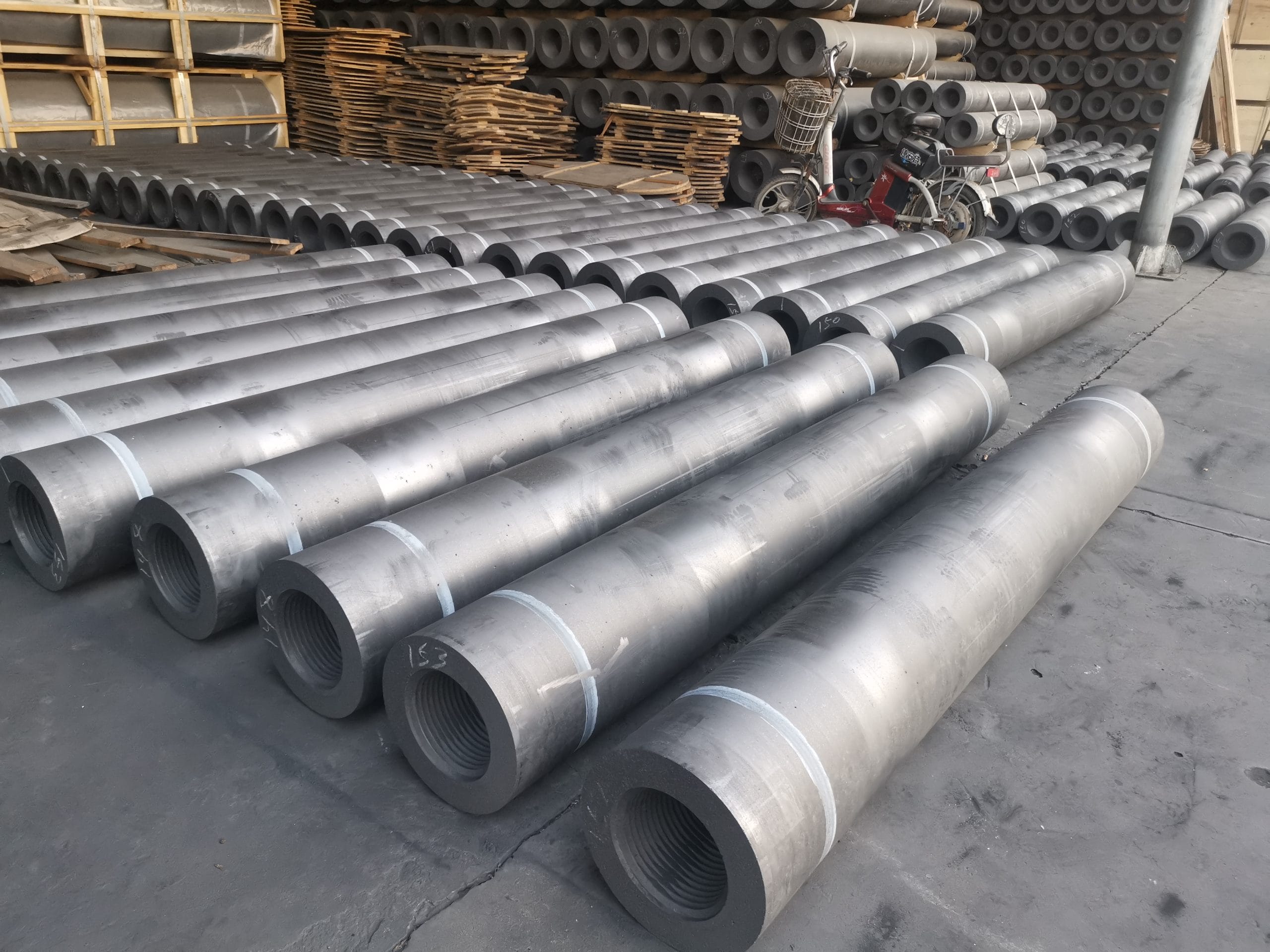 UHP ultra-high power Graphite Electrode 450-700mm For Steel smelting plant